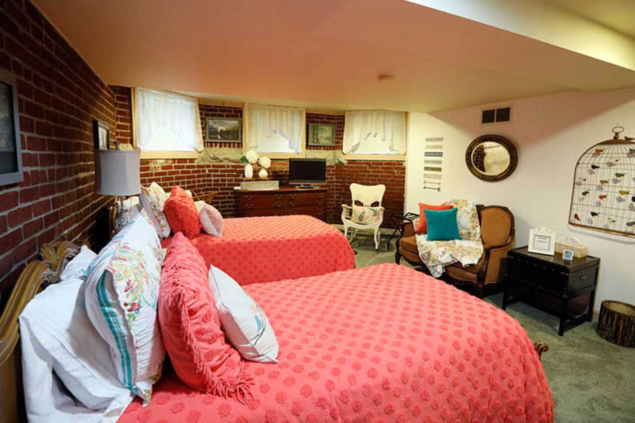 rooms - A.C. Thomas House